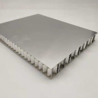 China PVDF Coating Aluminum Honeycomb Panels 5-50mm Thickness for Curtain Walls and Construction Applications for sale