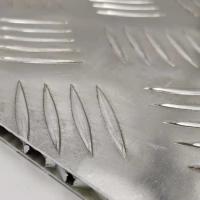 China Five-Rib Anti-Skid Aluminum Honeycomb Panel 1000x500mm for Subway Flooring with 5-50mm Thickness for sale