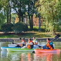 China Cheap Factory Price Customized Blow Molded HDPE Beginner One Person Sit On Top Kayak For Children Adult for sale