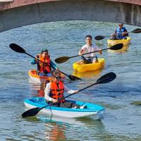 China Wholesale cheap single sit on top HDPE blow molded plastic fishing kayak with factory price for sale