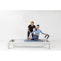 China Classical Aluminum Pilates Reformer 60 Lbs Portable Pilates Machine Featuring Smooth Operation and Adjustable Settings for sale