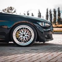 China Lightweight Strongest 2 piece brushed slivery luxury forged wheel rim factory for sale