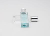China Portable Square Perfume Spray Bottle Transparent Flat Shoulder 30ml Glass for sale