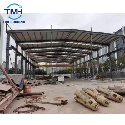 China Prefabricated Steel Workshop Building Q235B Frame 50 Year Durability Custom Sizes for sale