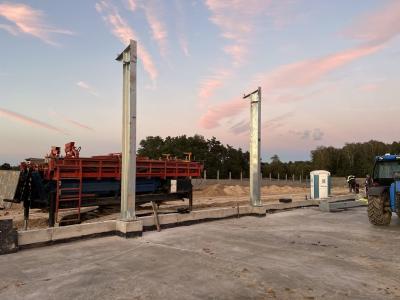 China Q235B Q355B Hot Dip Galvanized Light Steel Structure Custom Metal Building 250x250 Column for sale