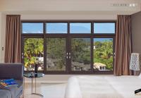 China Aluminum Alloy Thermal Insulation Sliding Window with Screen 2.0mm Profile 5mm+12A+5mm Glass for sale