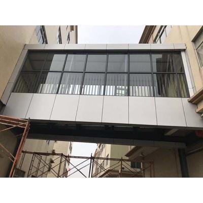 China Steel Box Girder Truss Bridge Kit Pedestrian Bridge Q235B 200mm Beam for sale