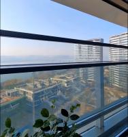 China Panoramic 158 Aluminium Alloy Intelligent Lifting Window 33mm Visible Width Windproof Rainproof Anti-theft for sale