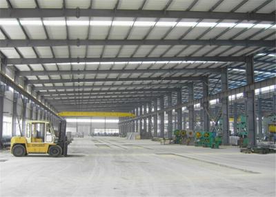 China Pre Engineered Steel Workshop Buildings Metal Warehouses Kit Anti Seismic 50mm EPS Panel for sale
