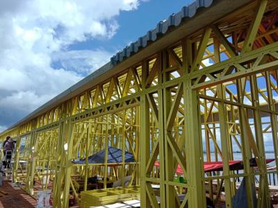 China Prefab Water Villa Light Steel Frame House 75mm EPS Wall Panel Over Sea for sale