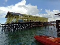 China Prefab Water Villa Light Steel Frame House 75mm EPS Wall Panel Over Sea for sale