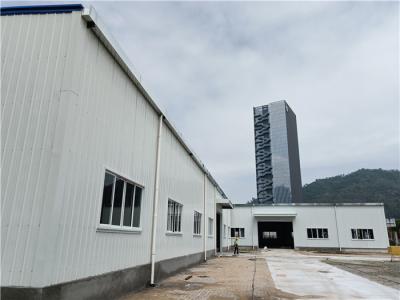 China Prefabricated Steel Structure Building Warehouse Anti Seismic 50 Year Service Life for sale