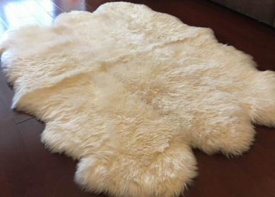 China Ivory White Fur Living Room Rug 6 Pelt , 5.5 X 6 Ft Bedroom Sheepskin Rugs for sale