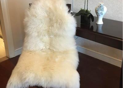 China Home Decorative White Real Sheepskin Rug Long Merino Wool 60 X 90cm Natural Shape for sale
