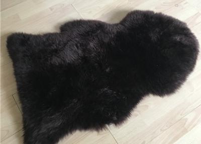 China Dyed Black Sheepskin Floor Rug , Long Hair Wool Genuine Sheepskin Seat Covers for sale