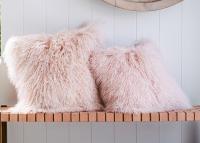 China Long Wool Pink Mongolian Lamb Fur Throw Pillow 20x20 Inch For Air Condition Room for sale