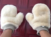 China Lambswool Cleaning Mitt For Car Washing , Short Hair Sheepskin Wash Mitt for sale
