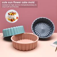 China Food Grade Silicone Sunflower Cake Mold 19.5x6.1cm Reusable Nonstick Baking Pan for sale