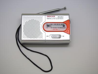 China DEKKO DK-2013 Multiband ABS Mini Portable AM FM Radio 530-1600KHz Battery Powered for sale