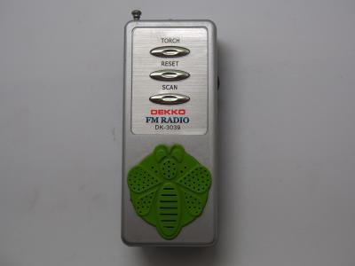 China DEKKO DK-3039 Battery Powered Handheld FM Radio 88-108 MHz Mini Toy Radio with LED Light for sale