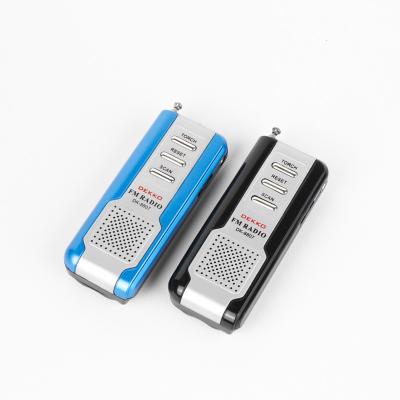 China DEKKO DK-8807 Mini Auto Scan FM Radio with Flashlight for Outdoor Emergency 88-108 MHz for sale