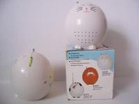 China Cat Design Cute FM Radio 8Ω White Built In Speaker Small Stereo Mini 87x84x84mm for sale