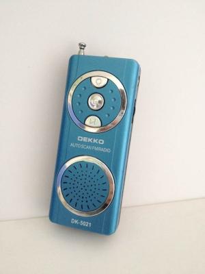 China DEKKO DK-2013 Pocket AM FM Radio Silvery 2 AA Battery Powered Portable Radio for sale