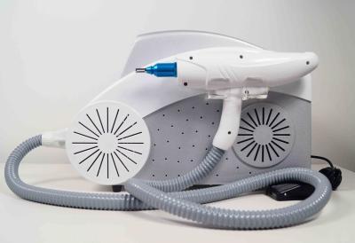 China Skin Rejuvenation Laser Tattoo Removal Equipment Carbon Peel ND YAG For Salon for sale