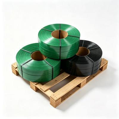 China Pallet Bundling Strapping PET 4160N 13mm Anti Scratch Green PET Strap for sale