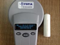 China Handheld RFID Microchip Scanner with 128*32 OLED Screen One Year Guarantee and PVC Material for Animal ID Reading for sale