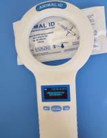 China Handheld RFID Microchip Reader with ISO11784/5 FDX-B Standard 1000 Data Storage and 3 AA Battery Power for sale