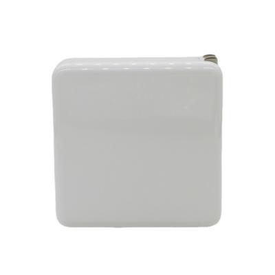 China Injection Moulding Charger Converter White Connector Mold 35000-1000000 Shots for sale