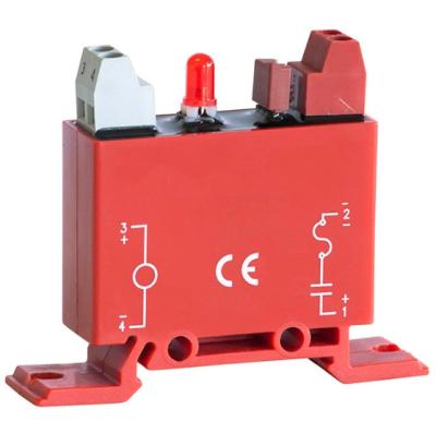 China Solid State Relay 32V Coil Voltage 3A DIN Rail Output Module Zero Voltage On for sale