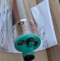 China PEPPERL+FUCHS UC2000-30GM-E6R2-V15 Ultrasonic Sensor 80-2000mm Range 180kHz for sale
