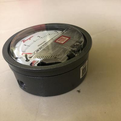 China Dwyer 2000 Series Magnehelic Differential Pressure Gauge 0-3KPa 4in Dial IP67 for sale