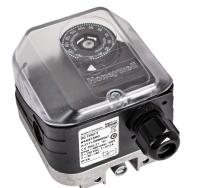 China Kromschroder DG 150U-3 Pressure Switch 30-150 mbar Gas Air Pressure Monitor 84447500 for sale