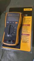 China Fluke 115 Field Technicians Digital Multimeter True RMS 6000 Counts 600V CAT III for sale