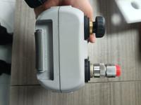 China DPI611 Handheld Pressure Calibrator 20 bar Self-contained Pressure Generation Signal Measurement for sale