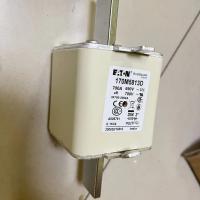 China Eaton Bussmann 170M5813D series high speed square body fuse, 700V (UL), 690V (IEC), 700A, 200  kAIC, Combination fuse status indicator for sale