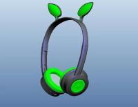 China Children 8 Hours 300mAh 40mm Light Up Cat Headphones Bluetooth phone headset for sale