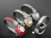 China Super Bass 5pin 110dB 8h Stereo Bluetooth Headphone for sale
