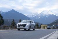 China Compact And Stylish SERES AWD Electric Cars SUV 8 hours Charging Time for sale