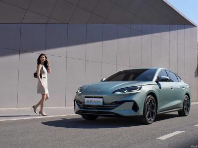 China Max speed 180km/h BYD Electric Car Seal 06 mid size Plug In Hybrid Electric Car for sale
