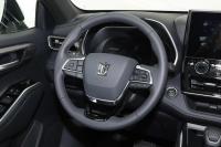 China Sedan Type Hybrid Toyota Electric Car 4 Doors 5 Seats Toyota Crown Land Release for sale