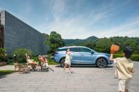 China Luxury BYD Tang Electric Car EV 185Km/H Left Drive Plug In Hybrid SUV for sale