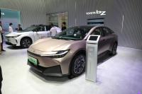 China Pure Electric Toyota BZ3 Car Front Wheel Drive 300 Miles Range for sale
