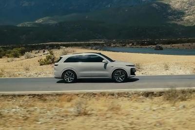 China High Performance Lixiang L6 Electric SUV 1.5T Range Extender And 1390km Range for sale
