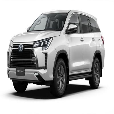 China Tayota Traveler Car 50-80L Fuel Tank Capacity and LED Daytime Light for Performance for sale