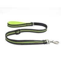 China Heavy Duty Retractable Nylon Dog Leash with 3M Reflective Strip and 0.2kg Lightweight Design for sale