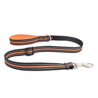 China Heavy Duty Retractable Nylon Dog Leash with 3M Reflective Strip and 0.2kg Lightweight Design for sale